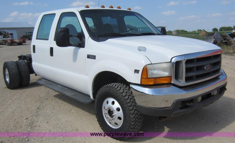2001 Ford F350 crew cab pickup truck cab and chassis in Neodesha, KS ...