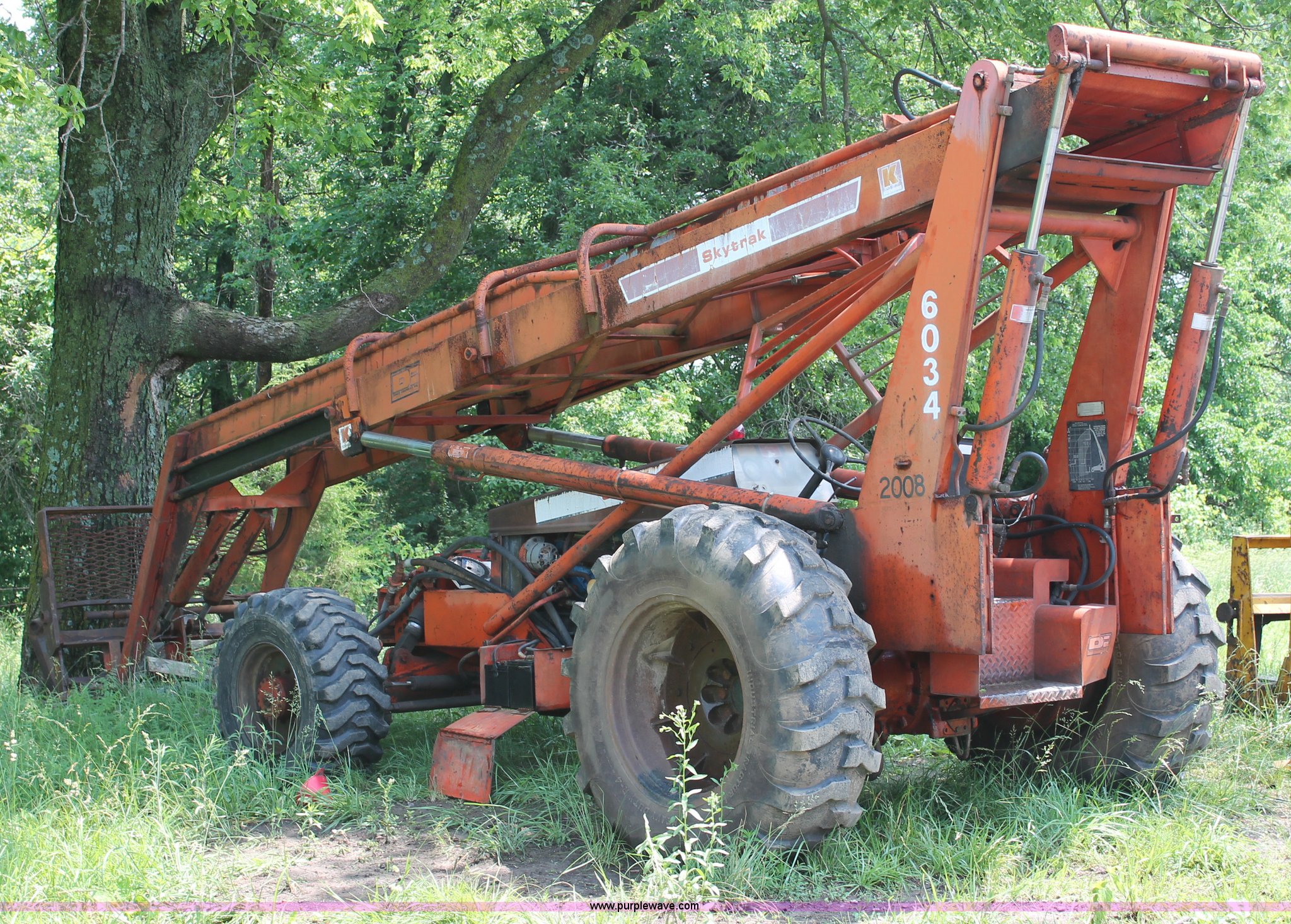 SkyTrak 6034 telehandler in Centerview, MO | Item C2530 sold | Purple Wave