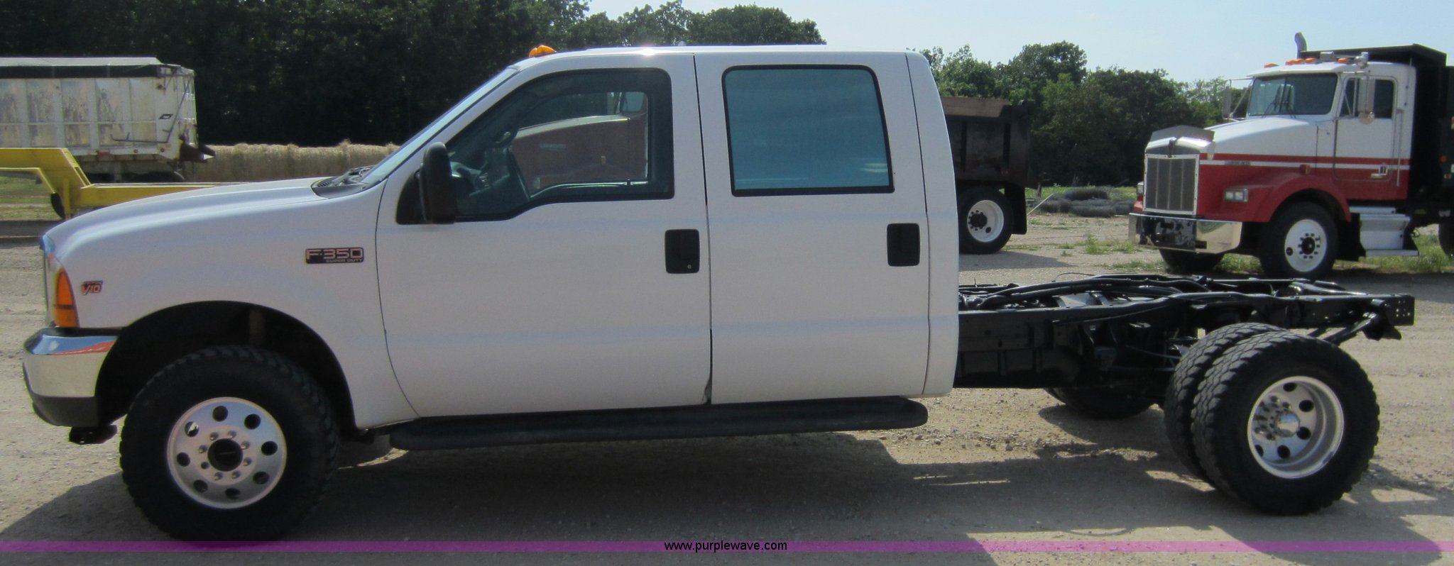 2001 Ford F350 crew cab pickup truck cab and chassis in Neodesha, KS ...