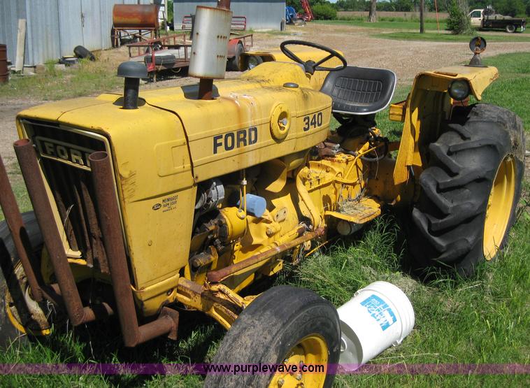 1980 Ford 340 tractor in St. Paul, KS | Item B1329 sold | Purple Wave