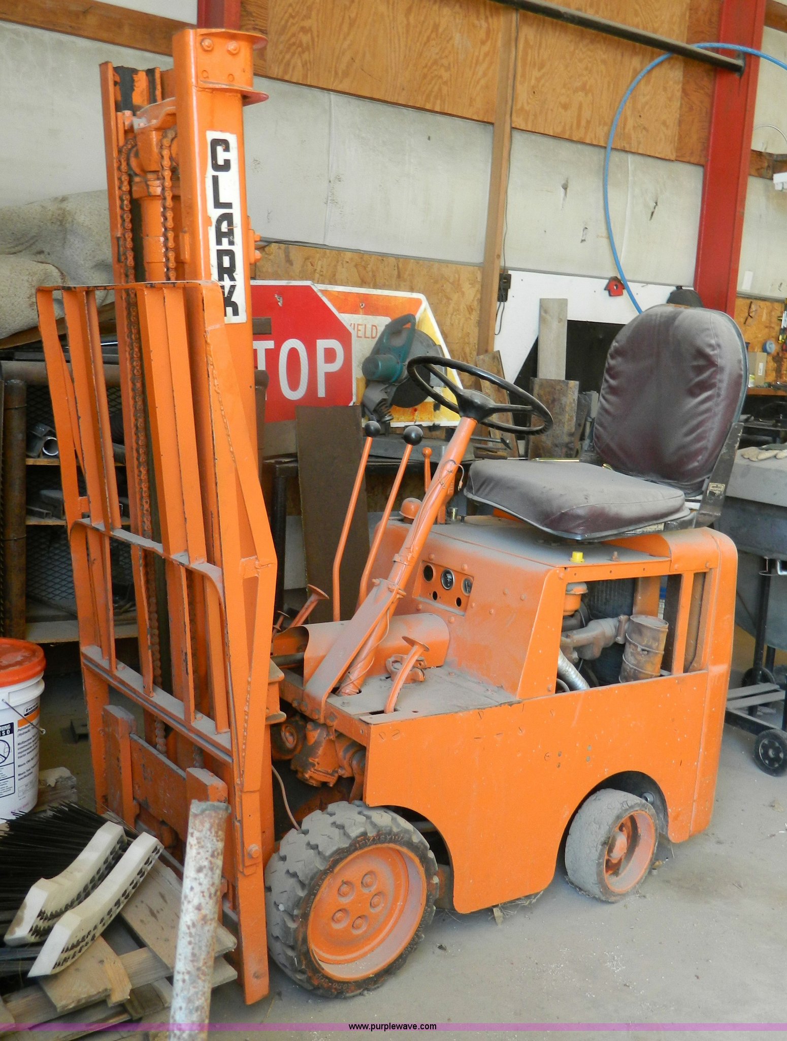 Clarke Clipper forklift in Plainville, KS | Item B3717 sold | Purple Wave