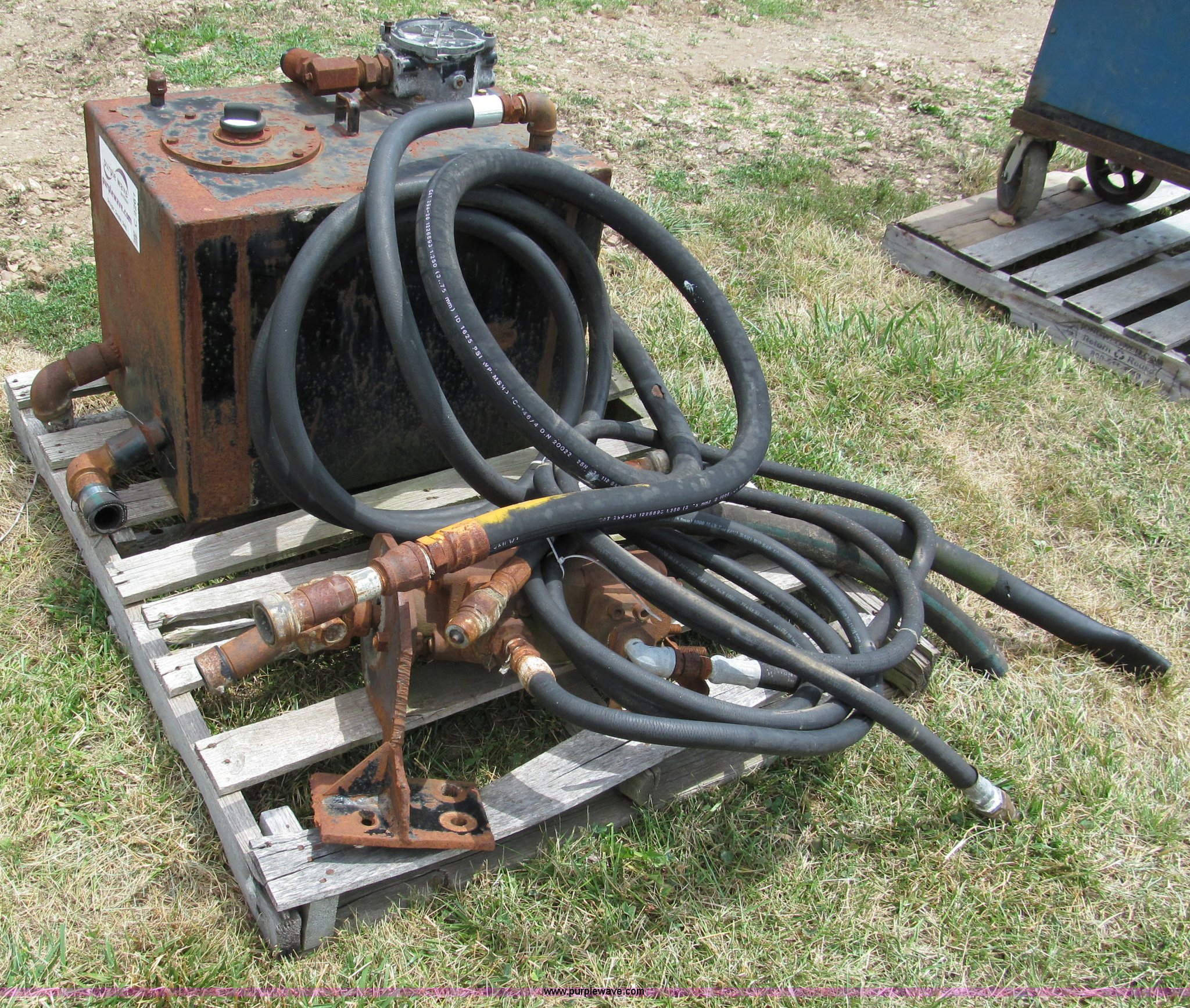 Double pump PTO wet kit in Fulton, MO | Item C2261 sold | Purple Wave