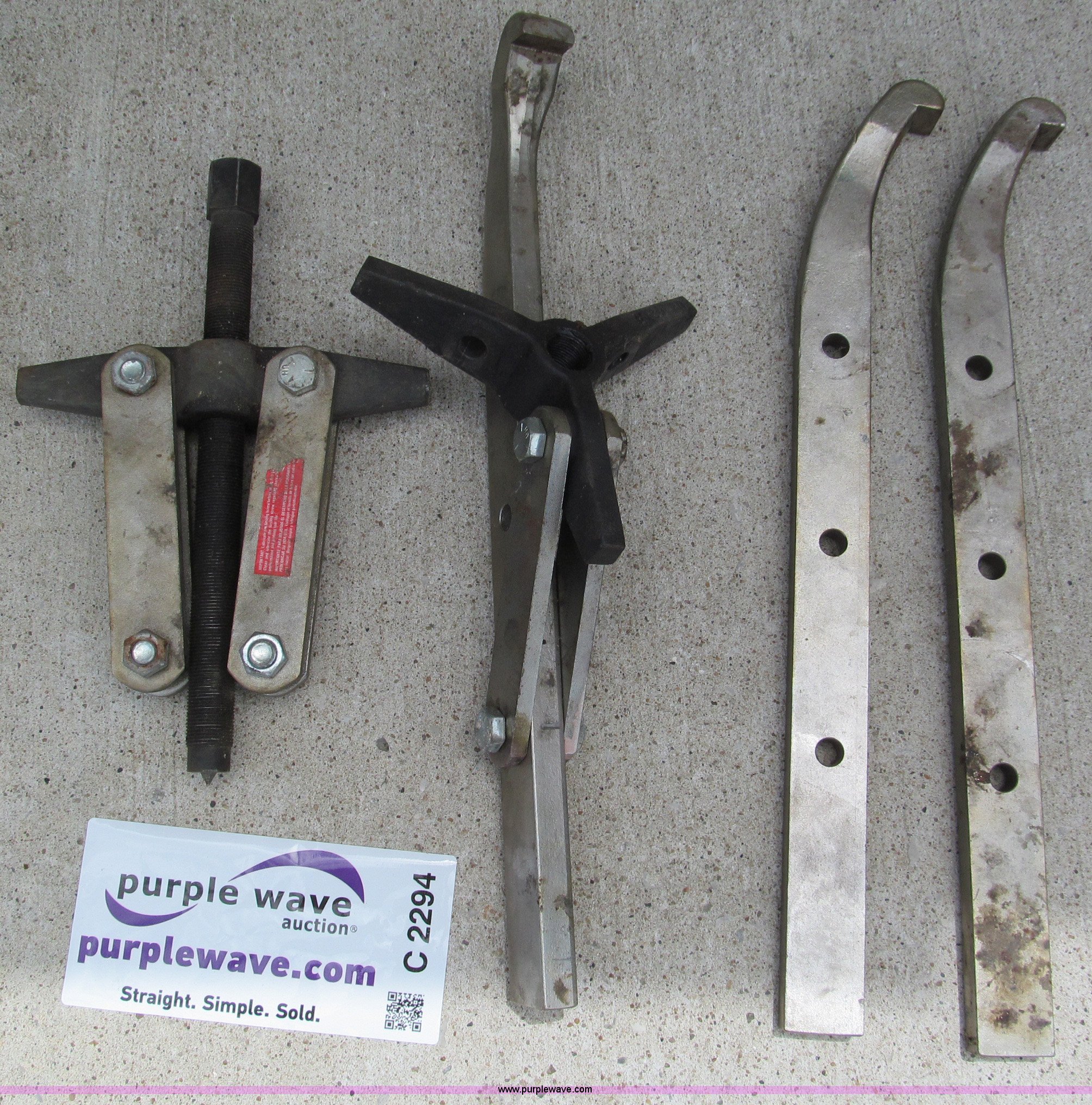 OTC 1046 gear puller in Harrisonville, MO | Item C2294 sold | Purple Wave