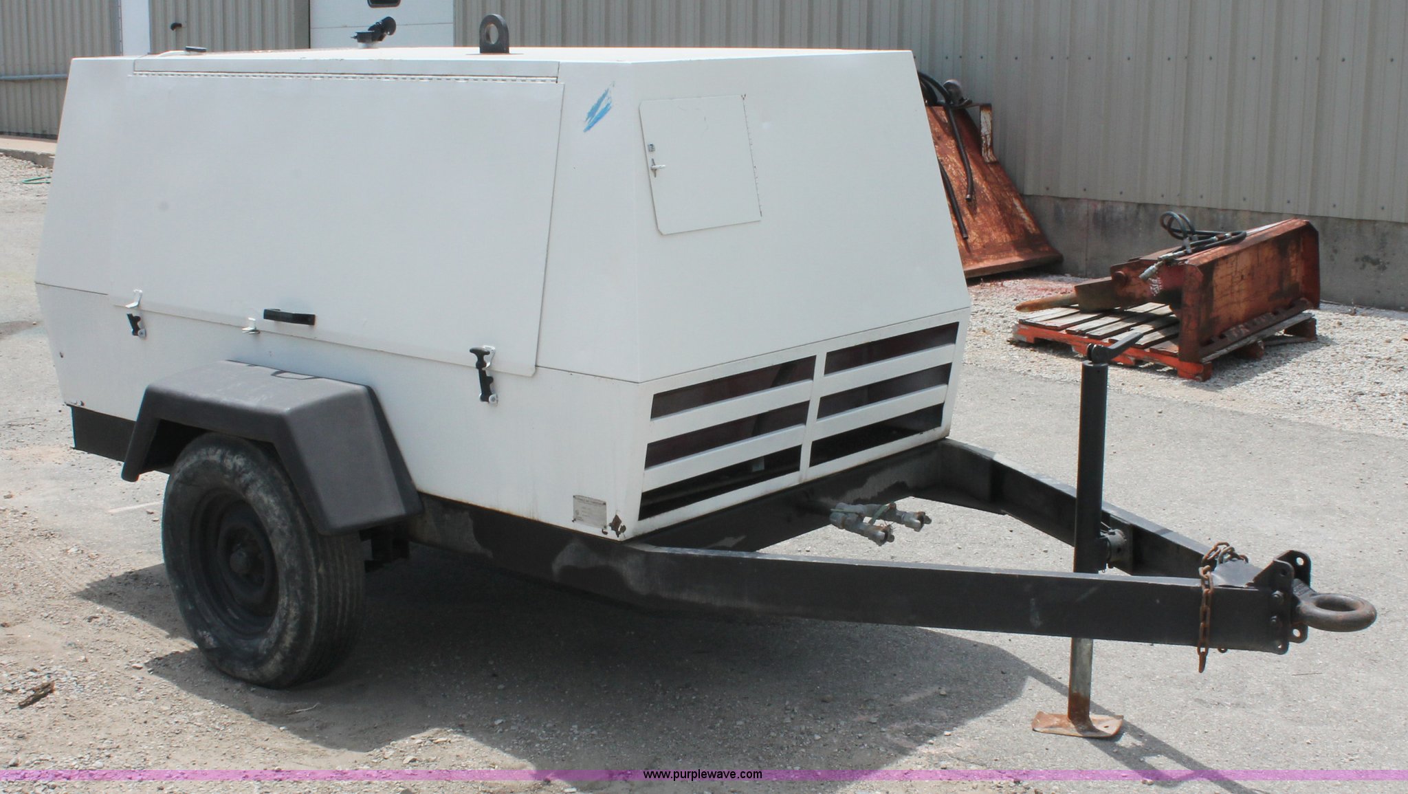 Chicago Pneumatic CPS 185 air compressor in Topeka, KS | Item C2607 ...