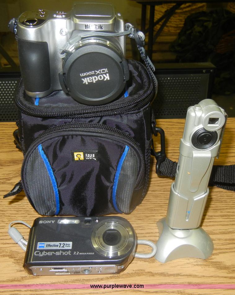 Assorted electronics in Junction City, KS | Item N9899 sold | Purple Wave