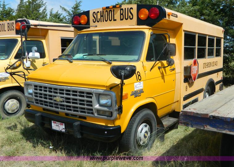1995 Chevrolet G30 bus in Otis, KS | Item B3818 sold | Purple Wave