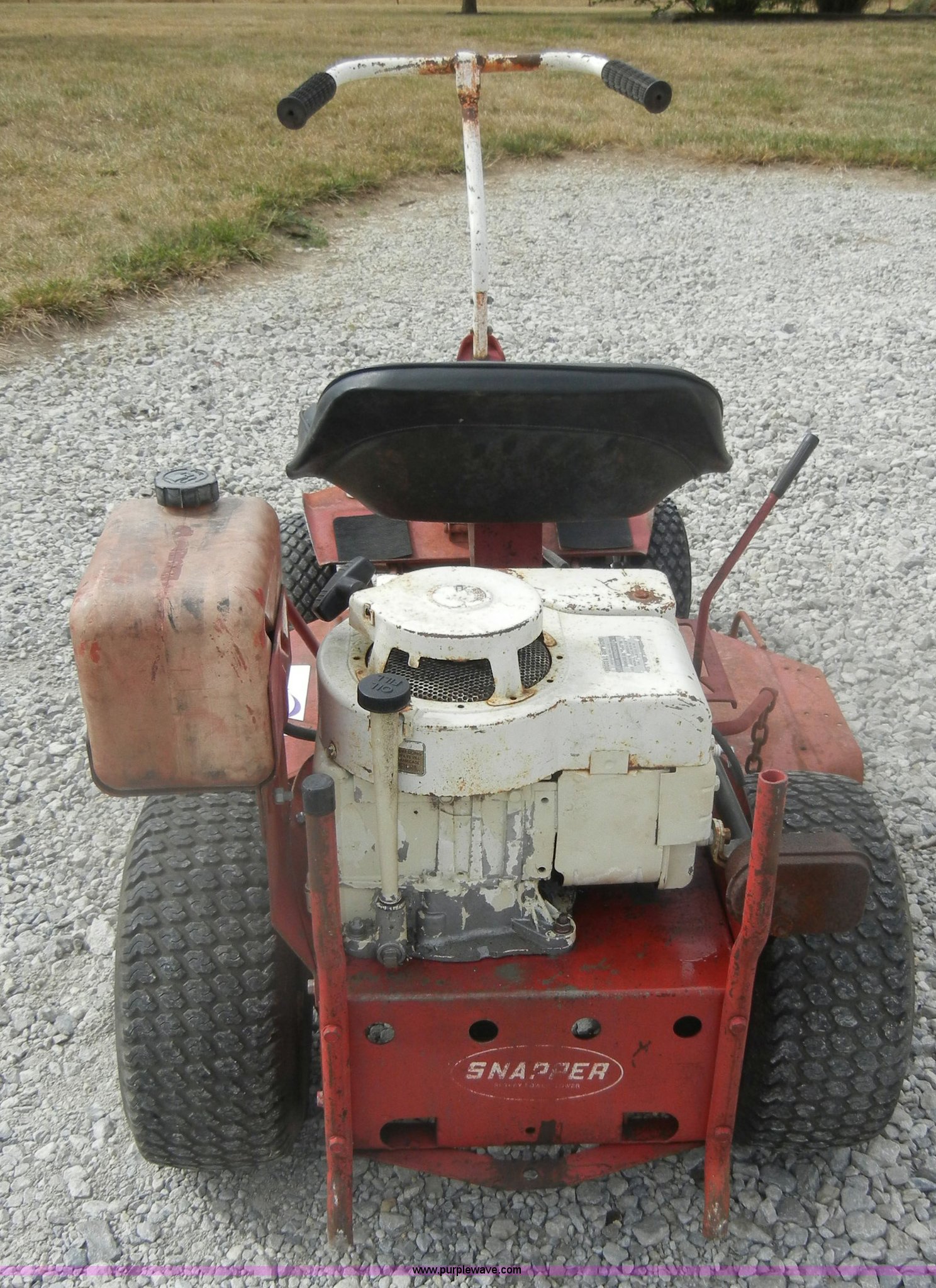 Snapper Comet lawn mower in Ottawa, KS | Item D4261 sold | Purple Wave
