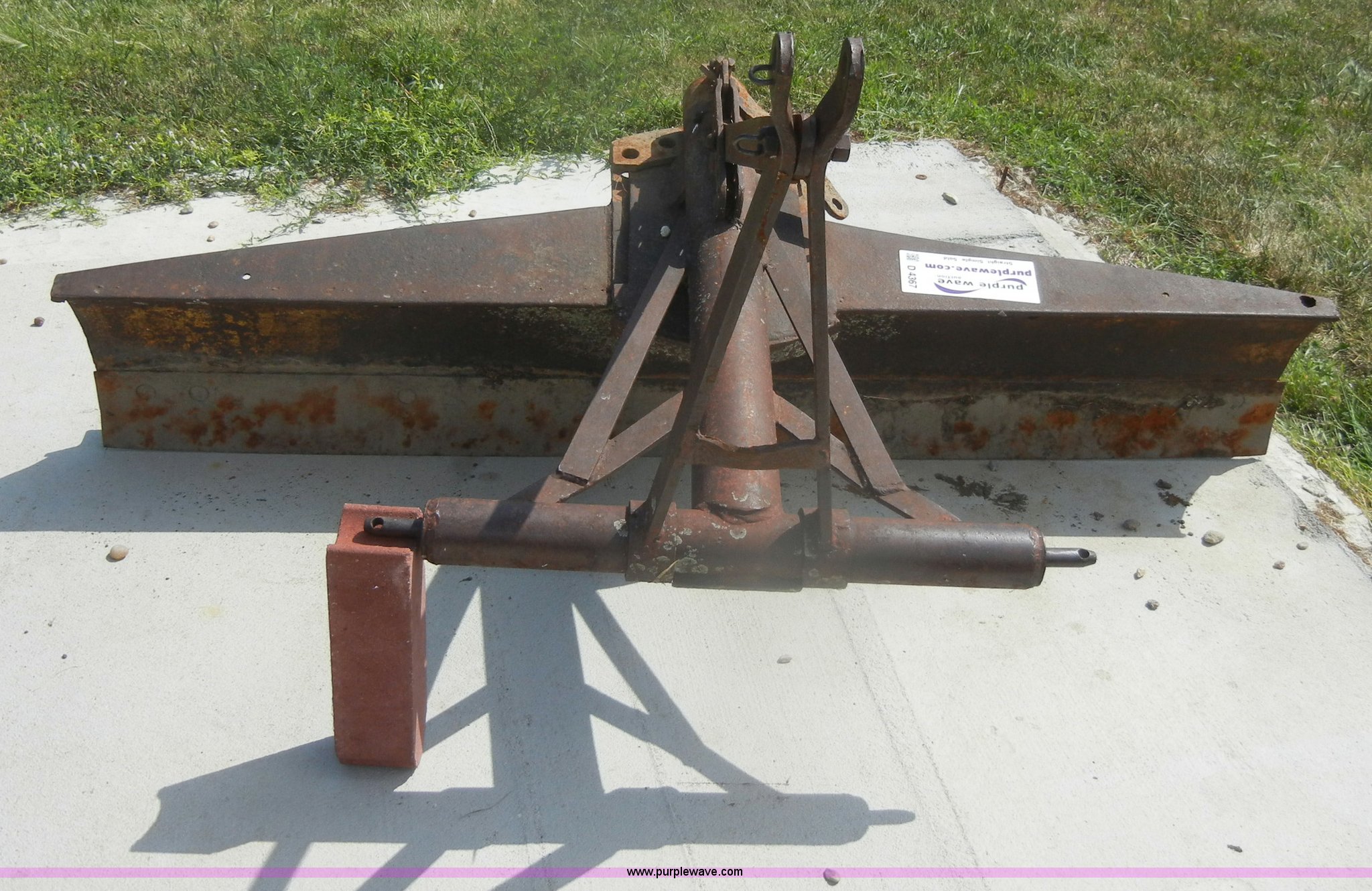 Servis 6' blade in Barnes , KS | Item D4367 sold | Purple Wave