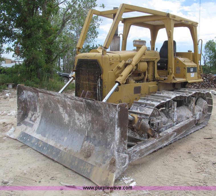 1980 Caterpillar D6D dozer in Joplin, MO | Item F4537 sold | Purple Wave