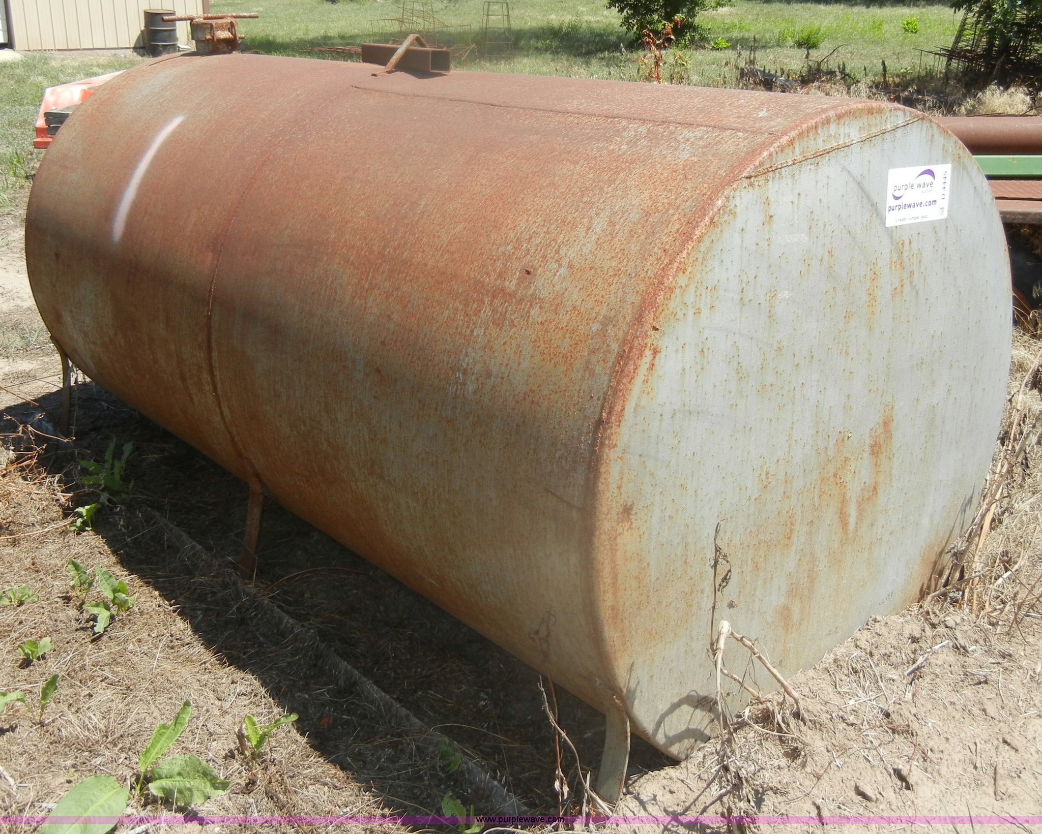 Storage tank on skids in Topeka, KS | Item D4445 sold | Purple Wave