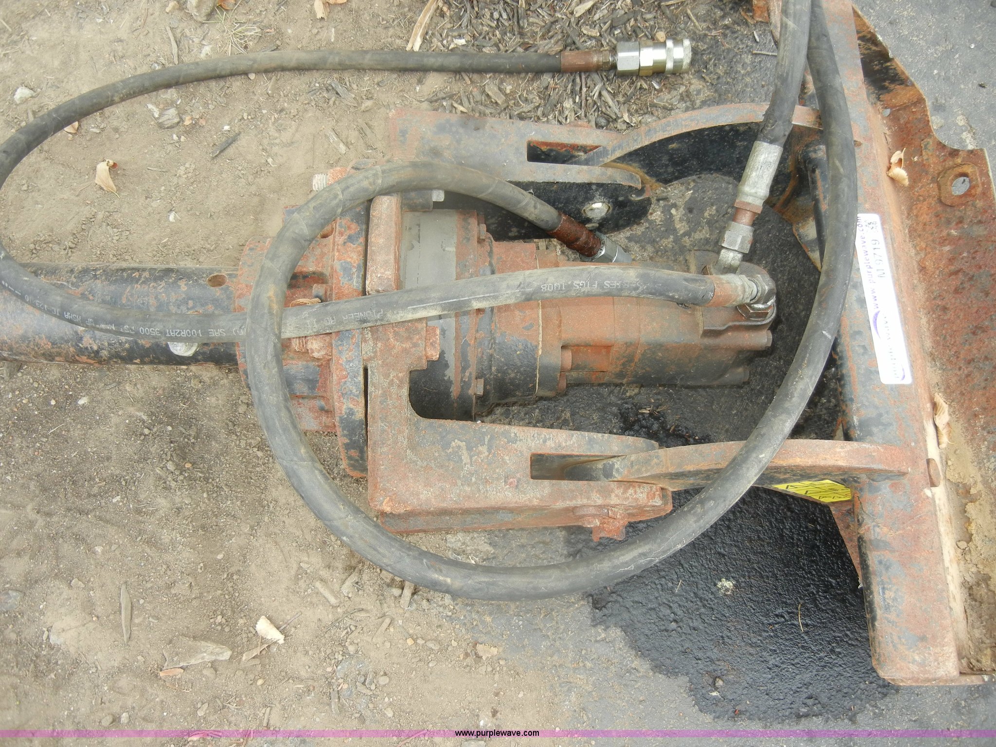 Toro Dingo auger attachment in Shawnee, KS | Item M9719 sold | Purple Wave