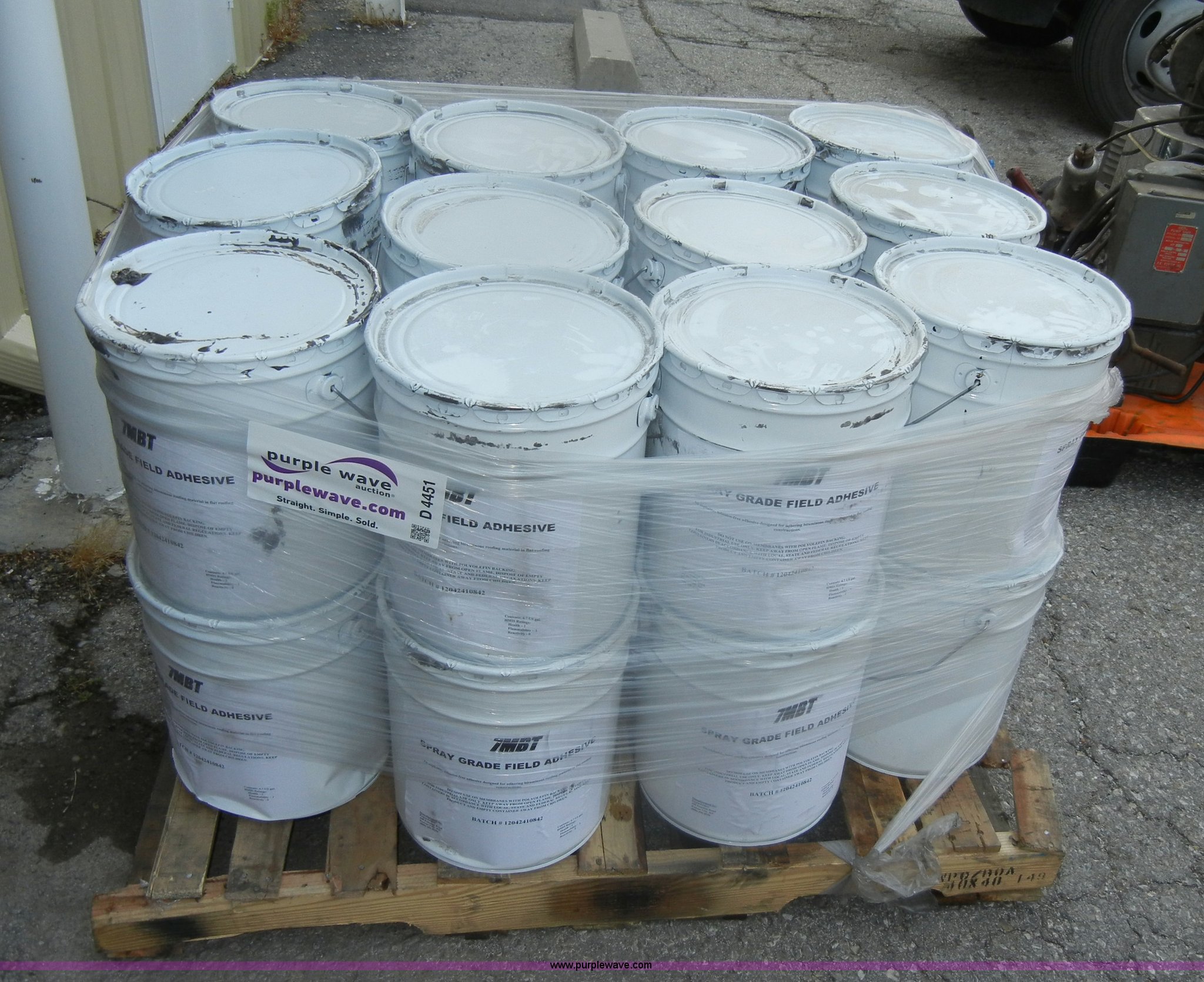 (24) 5 gallon buckets of spray grade field adhesive for flat roofing in ...