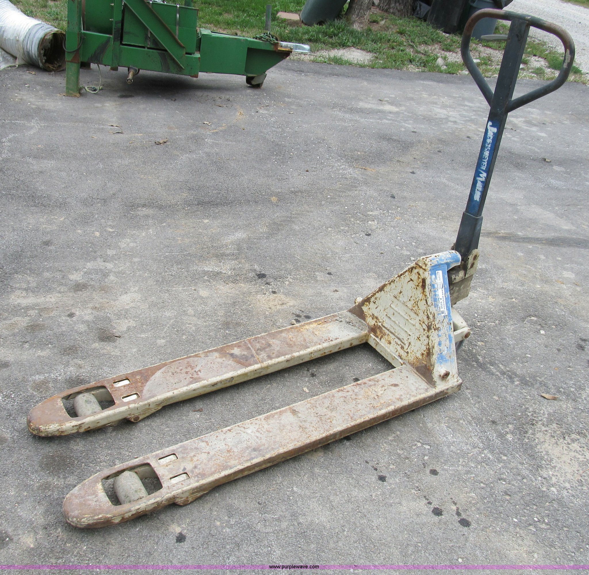 Crown Equipment PTH50 pallet jack in Eureka, MO | Item K9350 sold ...