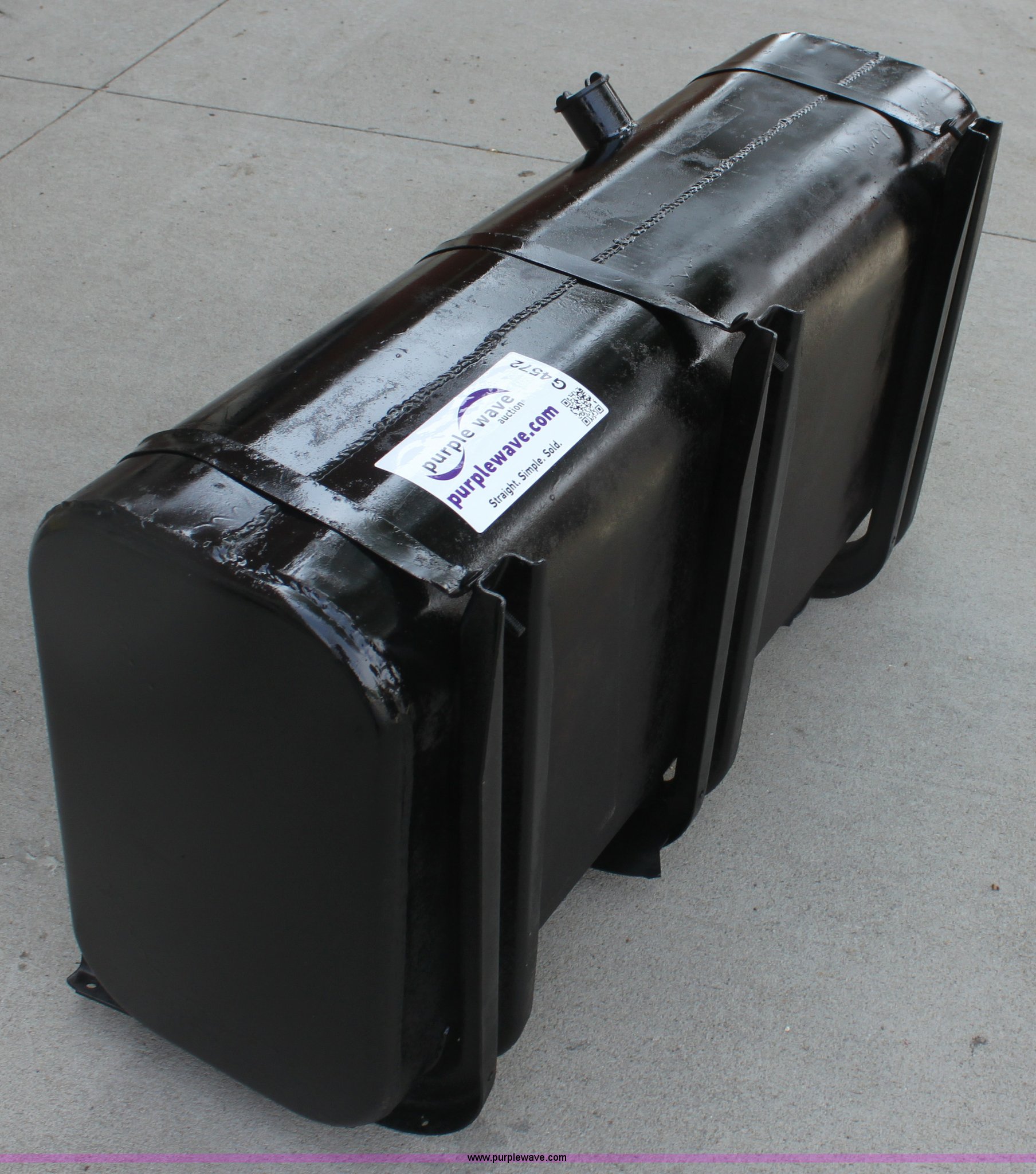 50 gallon diesel fuel tank in Emporia, KS | Item G4572 sold | Purple Wave