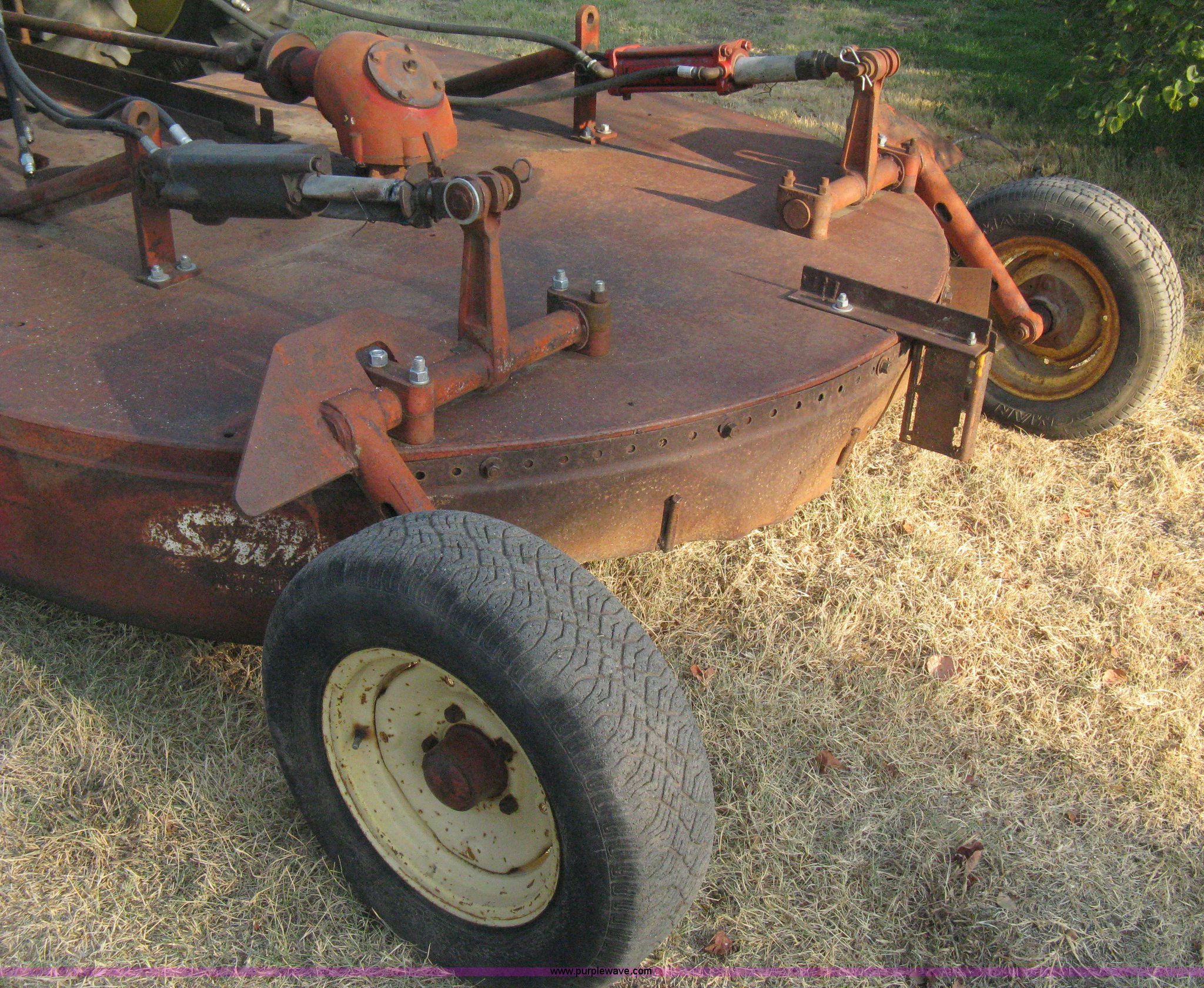 Servis Gyro-84 rotary mower in Colwich, KS | Item B8002 sold | Purple Wave