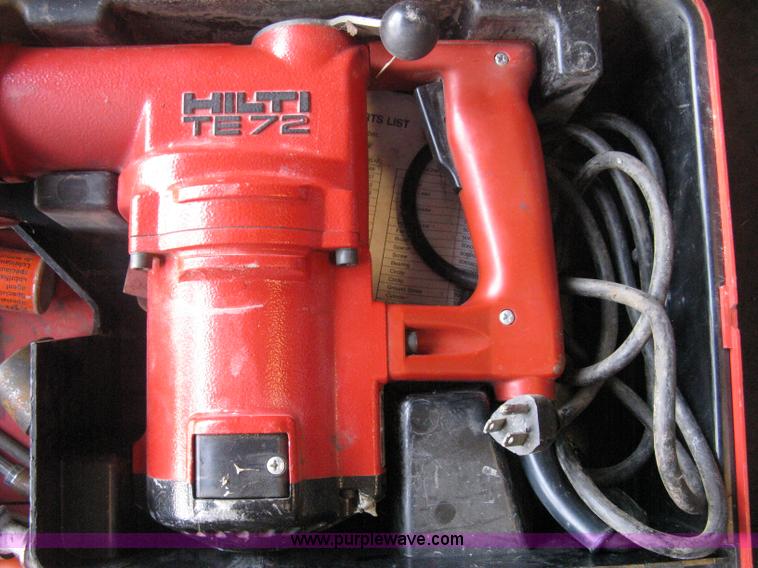 Hilti TE72 hammer drill in Valley Center, KS | Item R9673 sold | Purple Wave