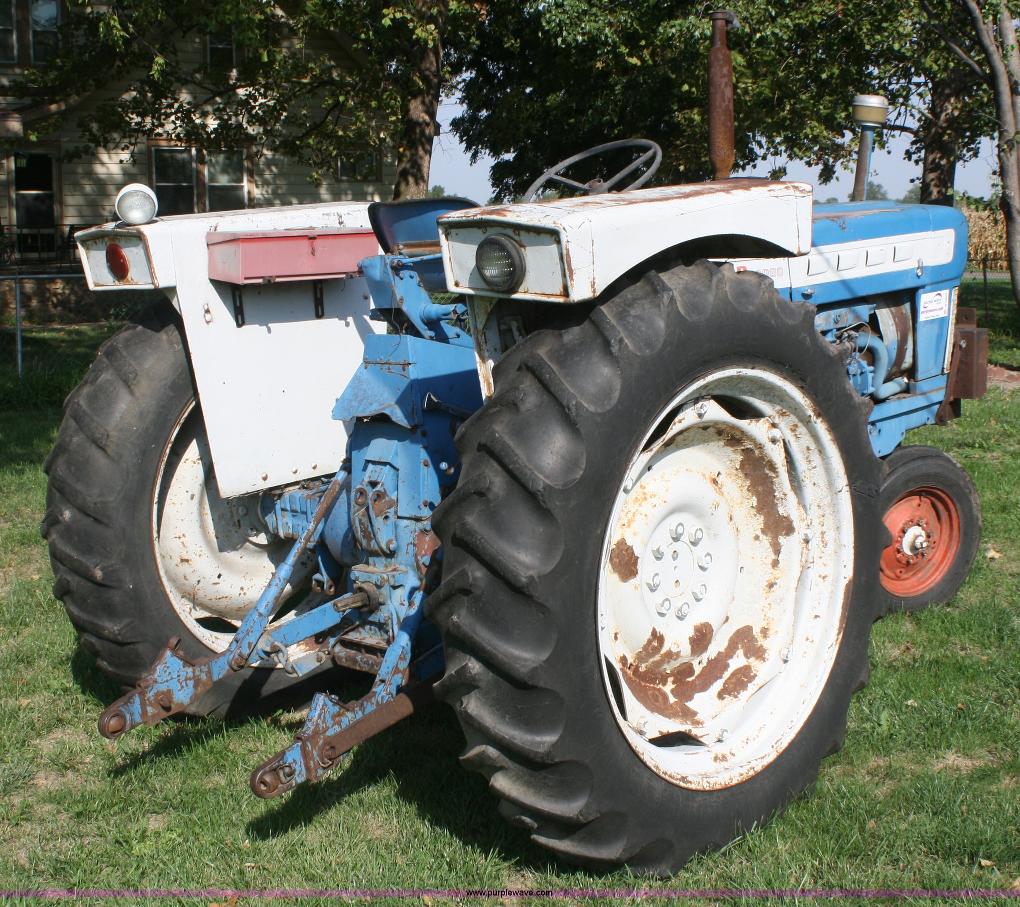1966 Ford 4000 tractor in Topeka, KS | Item B6899 sold | Purple Wave