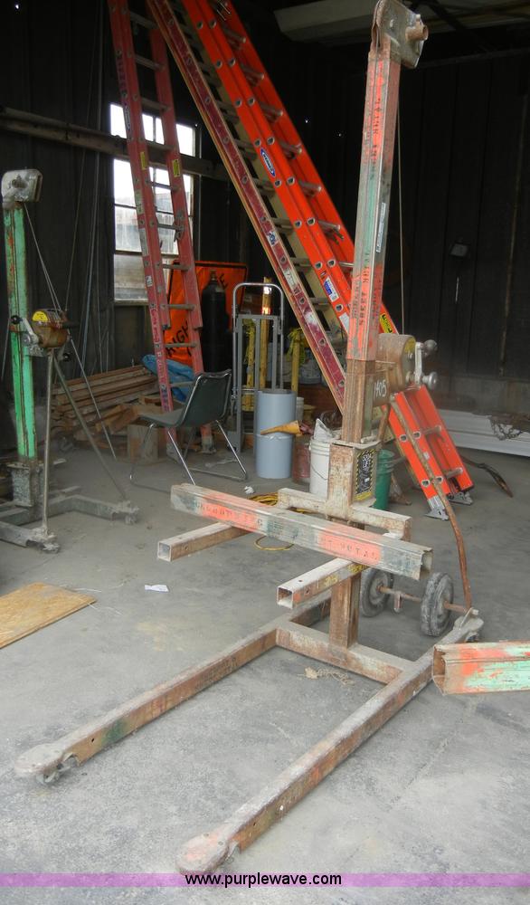 Mechanical duct jack lift in Topeka, KS | Item U9279 sold | Purple Wave