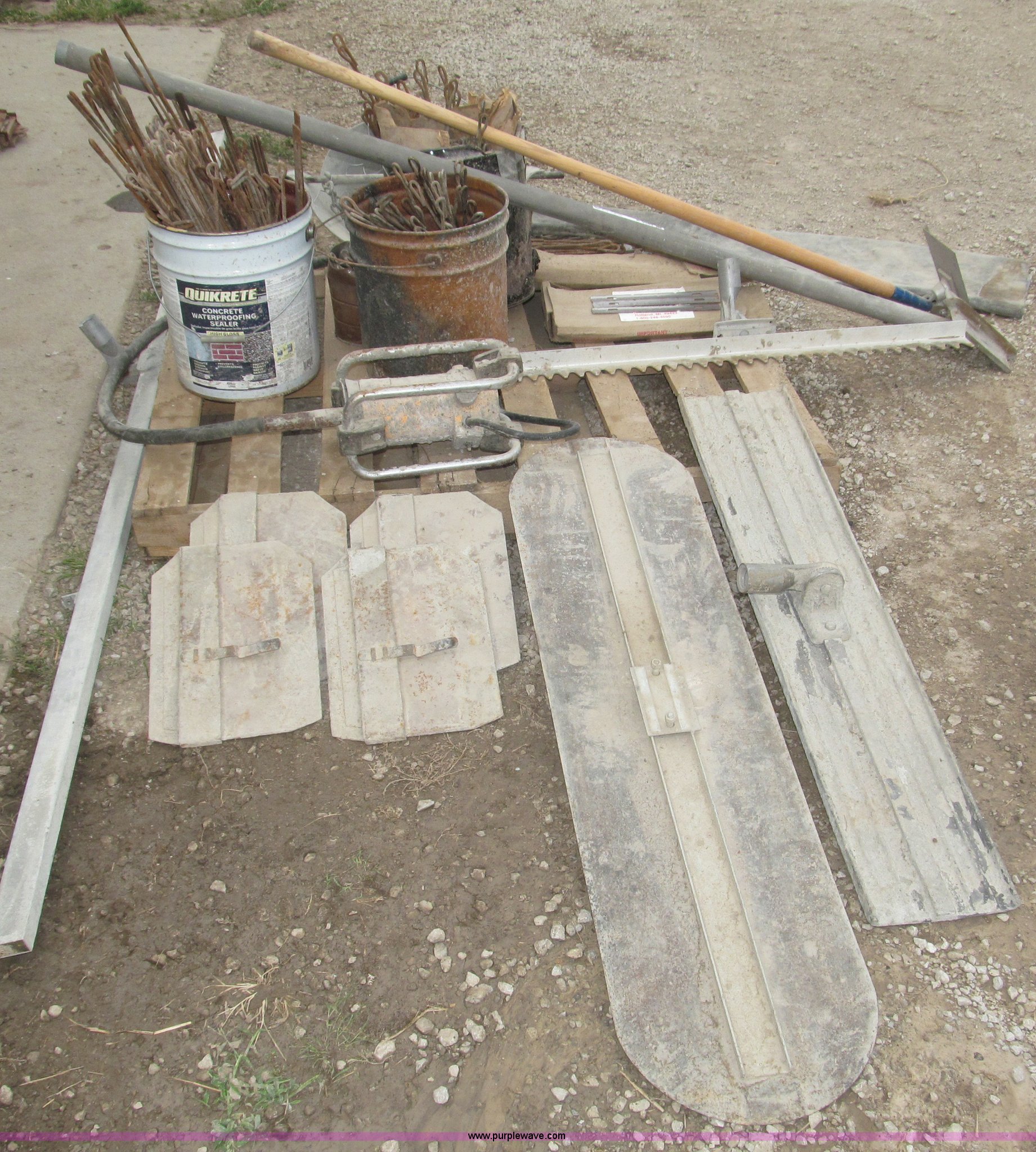 Assorted tools and Symons ties in Falls City, NE | Item K9589 sold ...