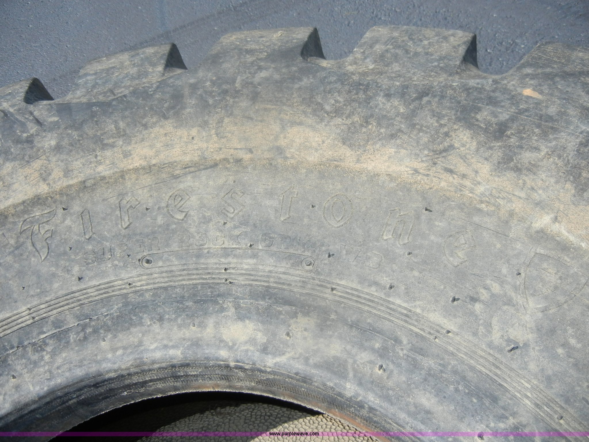 Firestone 23.5-25 tire in Bucyrus, KS | Item U9254 sold | Purple Wave