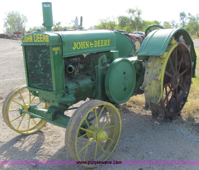 1929 John Deere D tractor in Earlham, IA | Item A8465 sold | Purple Wave