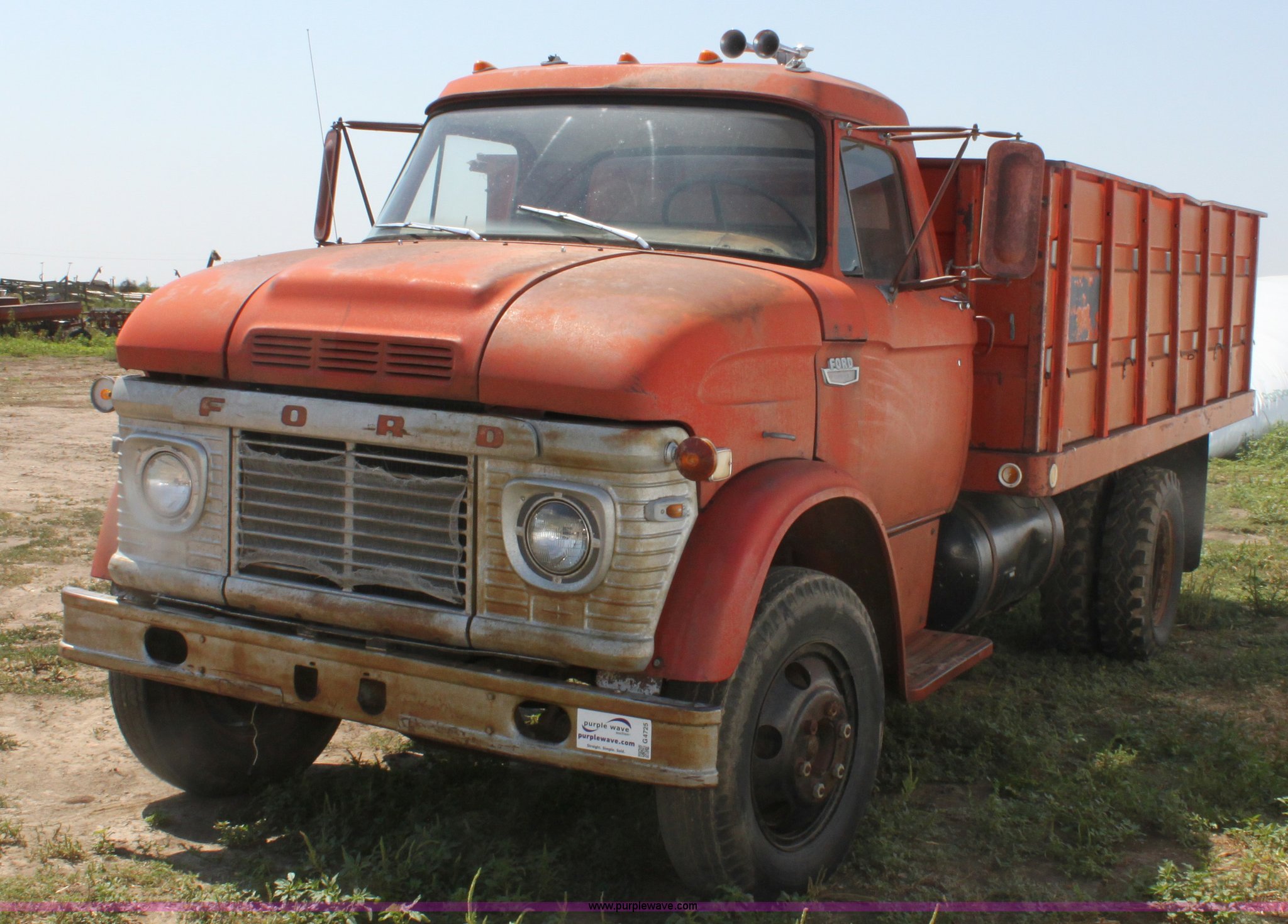 1968 Ford F600 grain truck in Kinsley, KS | Item G4725 sold | Purple Wave