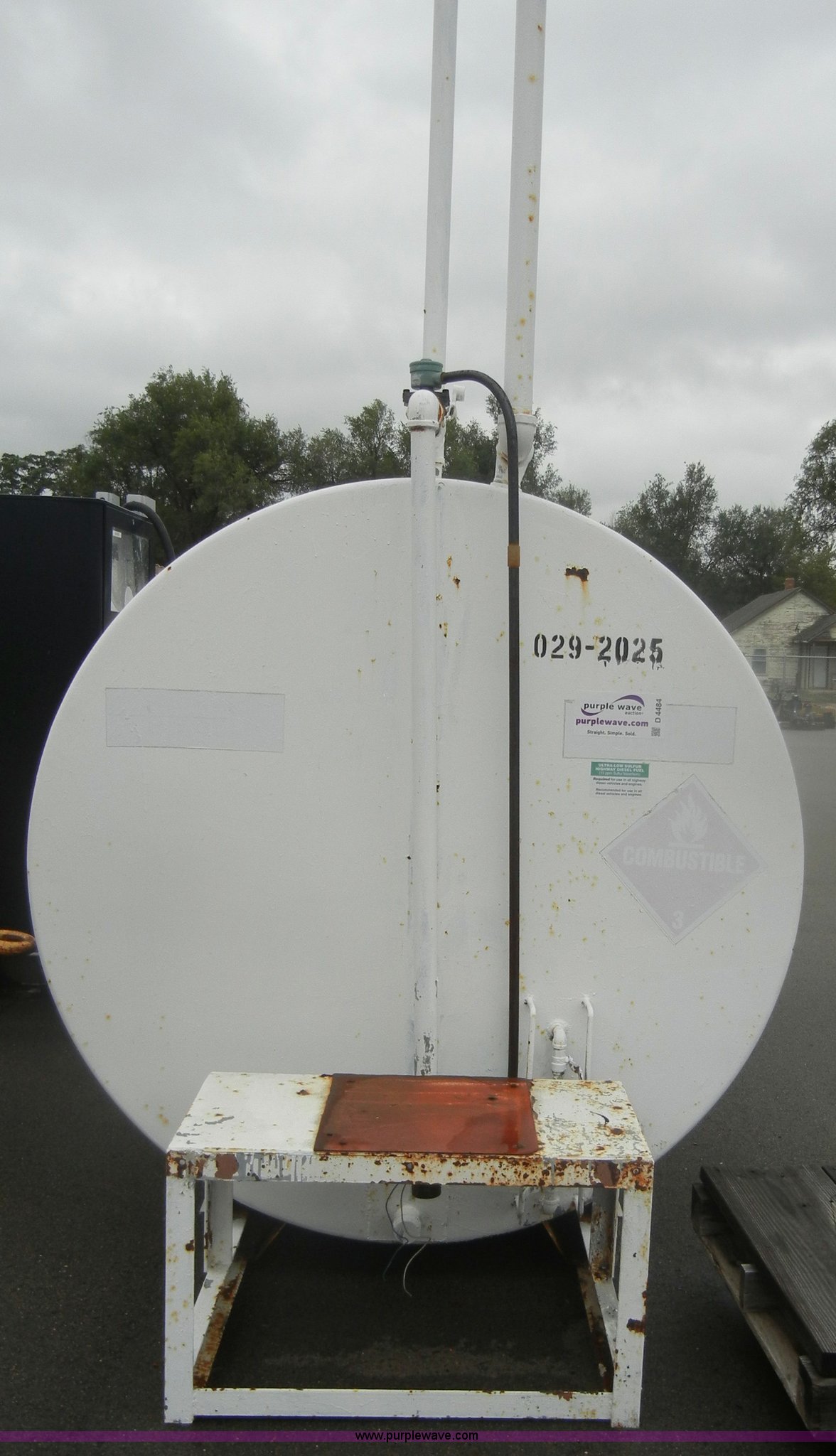 1992 Wemac 2,000 gallon fuel tank in Salina, KS | Item D4484 sold ...