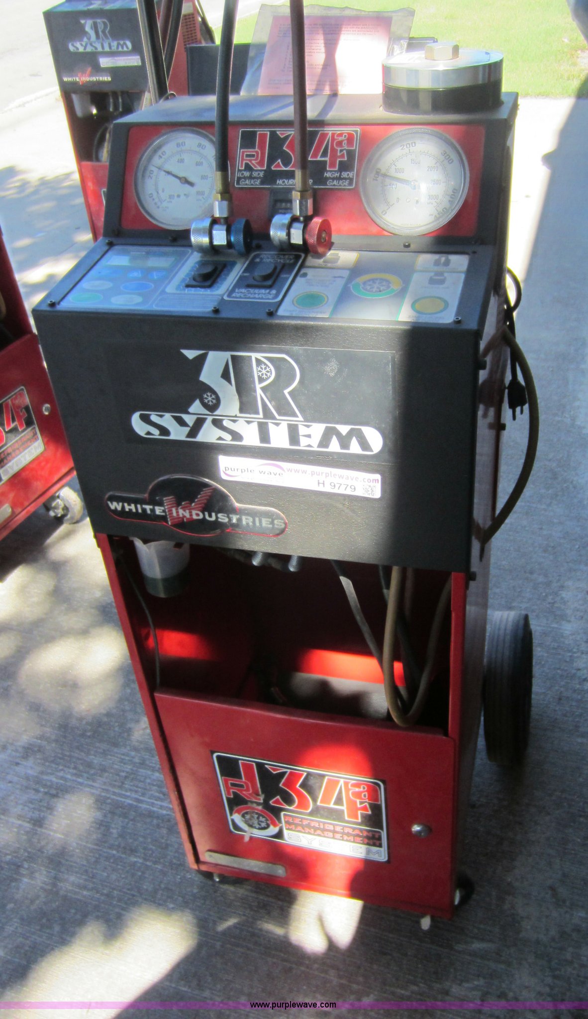 2001 White Industries R134A refrigerant recycler in Chanute, KS | Item ...
