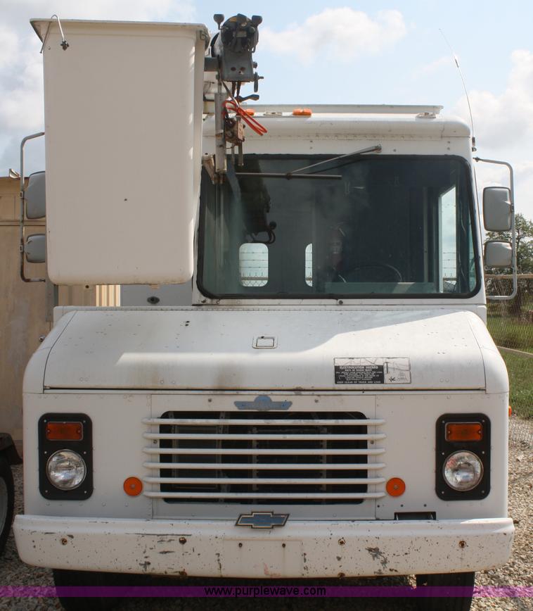 1986 Chevrolet P30 Grumman bucket van in Bonner Springs, KS | Item ...