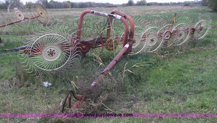 Gehl WR219 wheel rake in Spring Hill, KS | Item F2680 sold | Purple Wave