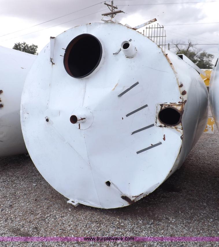 Hopper bottom tank in Ulysses , KS | Item F6068 sold | Purple Wave