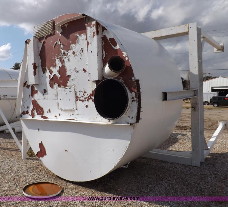 Hopper bottom tank in Ulysses , KS | Item F6071 sold | Purple Wave