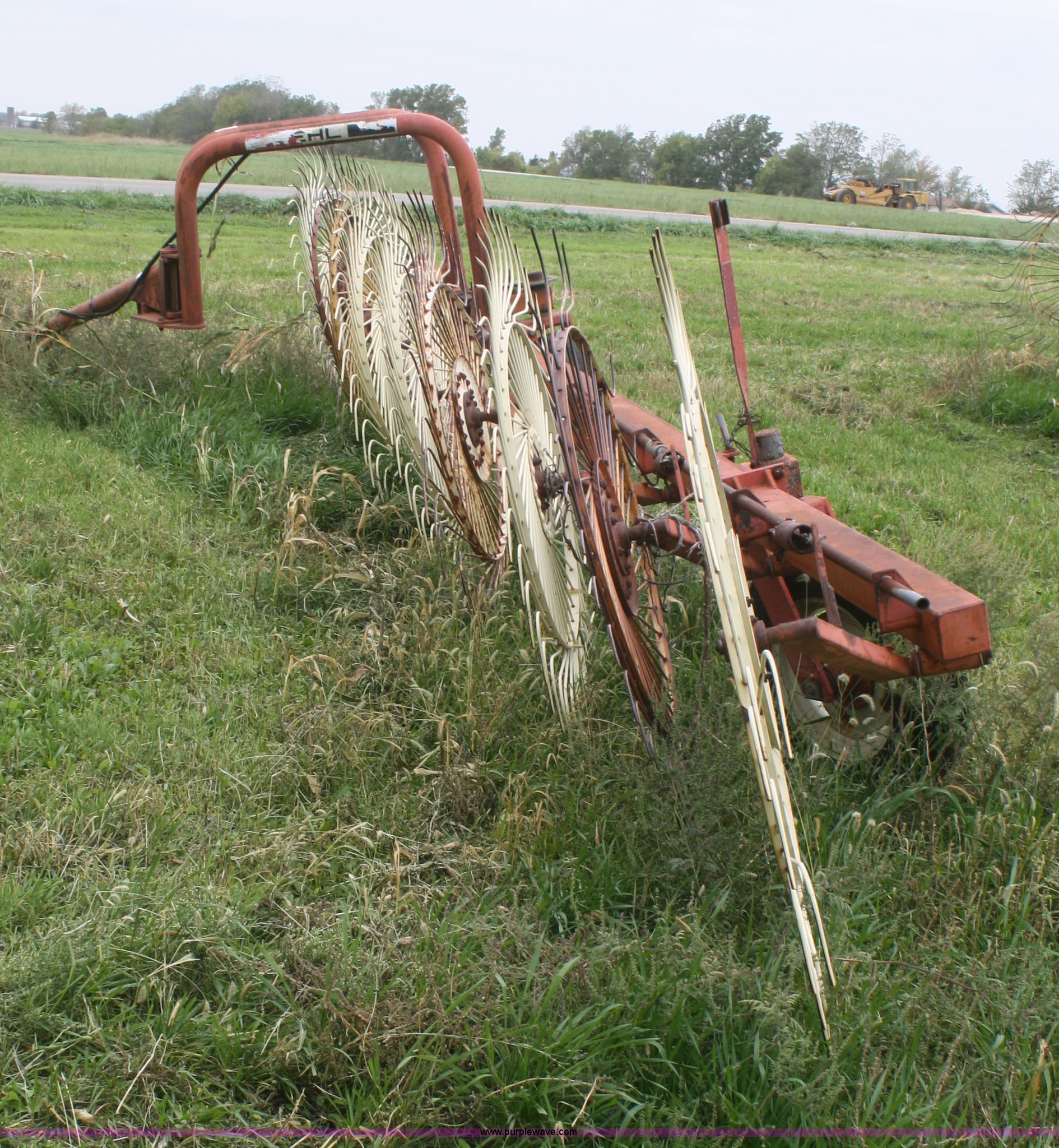 Gehl WR219 wheel rake in Spring Hill, KS | Item F2680 sold | Purple Wave