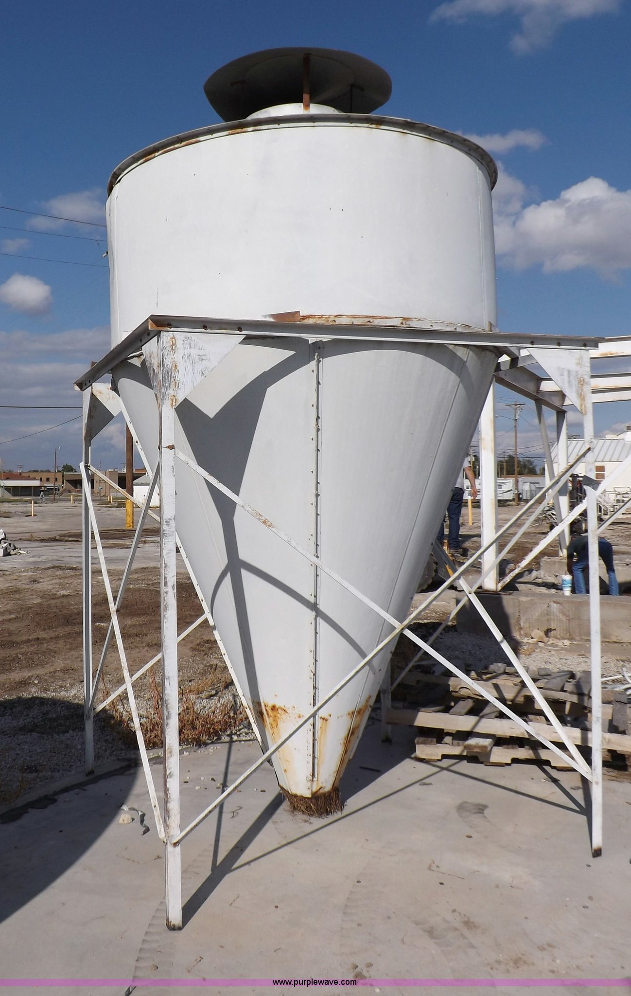 Ferrell Clipper Cyclone grain hopper in Ulysses , KS | Item F6077 sold ...