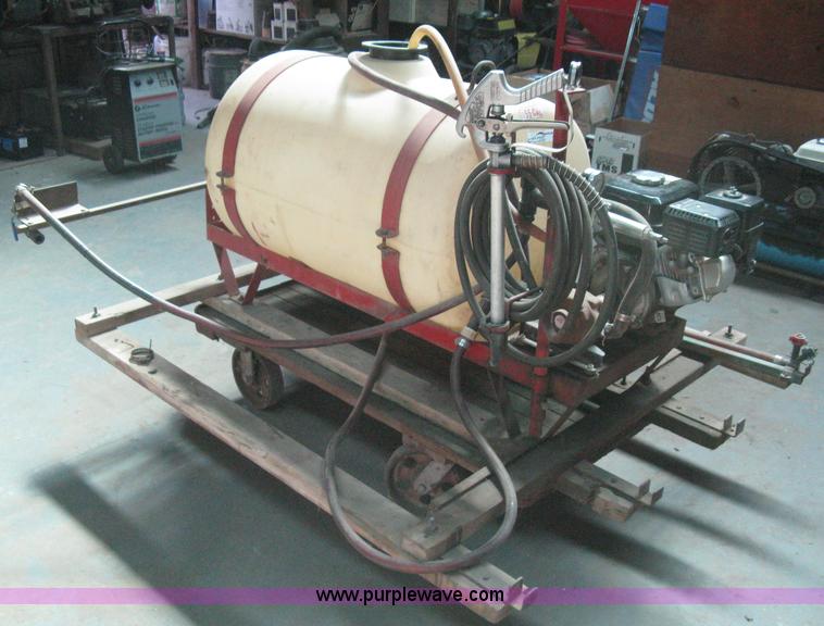 Slide-in spray applicator in Sedgwick, KS | Item M9000 sold | Purple Wave