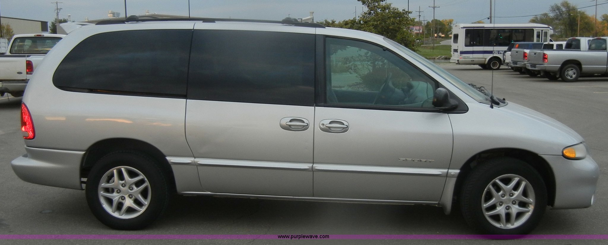 2000 Dodge Grand Caravan Sport mini van in Manhattan, KS | Item D4807 ...