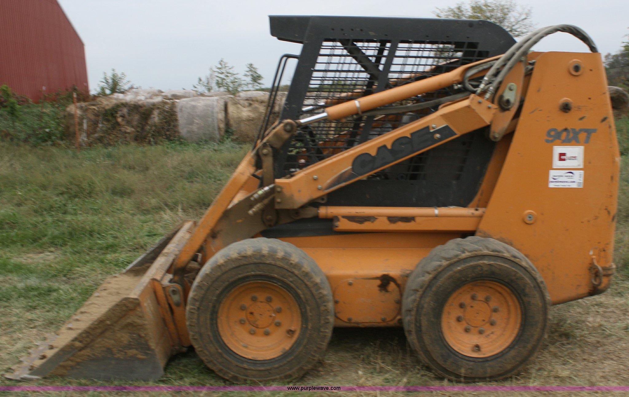 2002 Case 90XT skid steer in Lansing, KS | Item F2661 sold | Purple Wave
