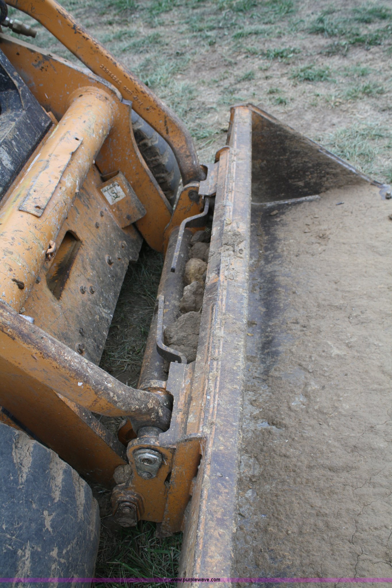 2002 Case 90XT skid steer in Lansing, KS | Item F2661 sold | Purple Wave