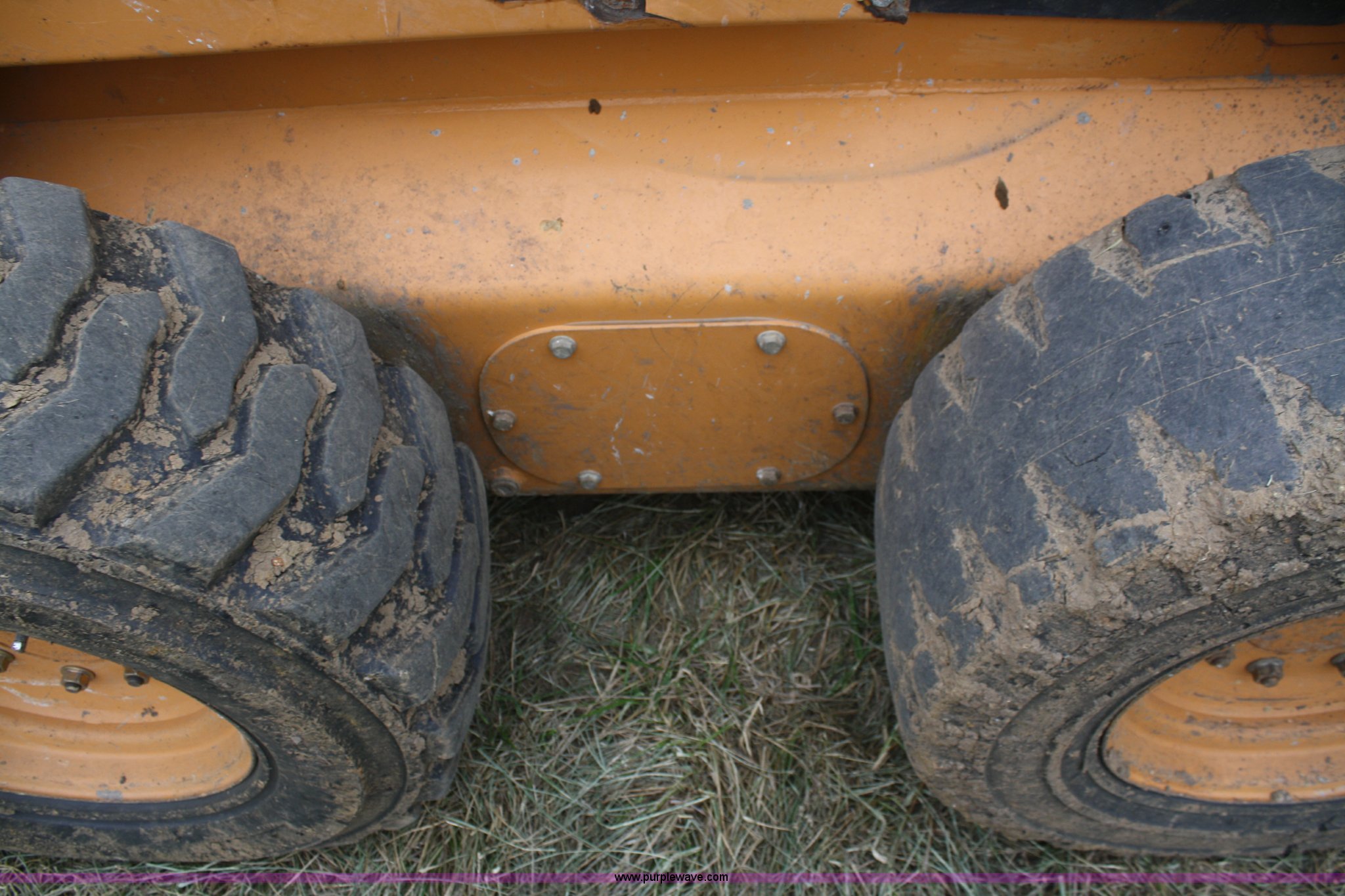 2002 Case 90XT skid steer in Lansing, KS | Item F2661 sold | Purple Wave