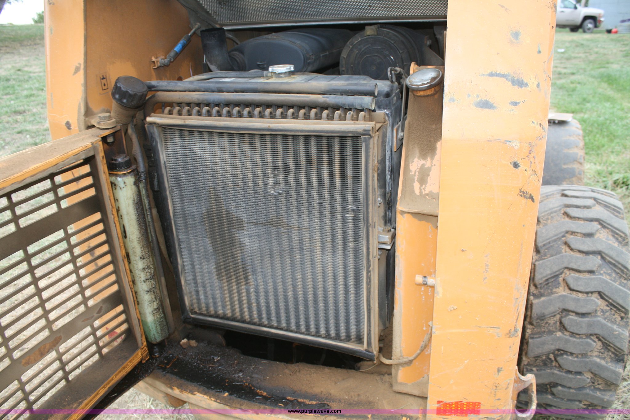 2002 Case 90XT skid steer in Lansing, KS | Item F2661 sold | Purple Wave