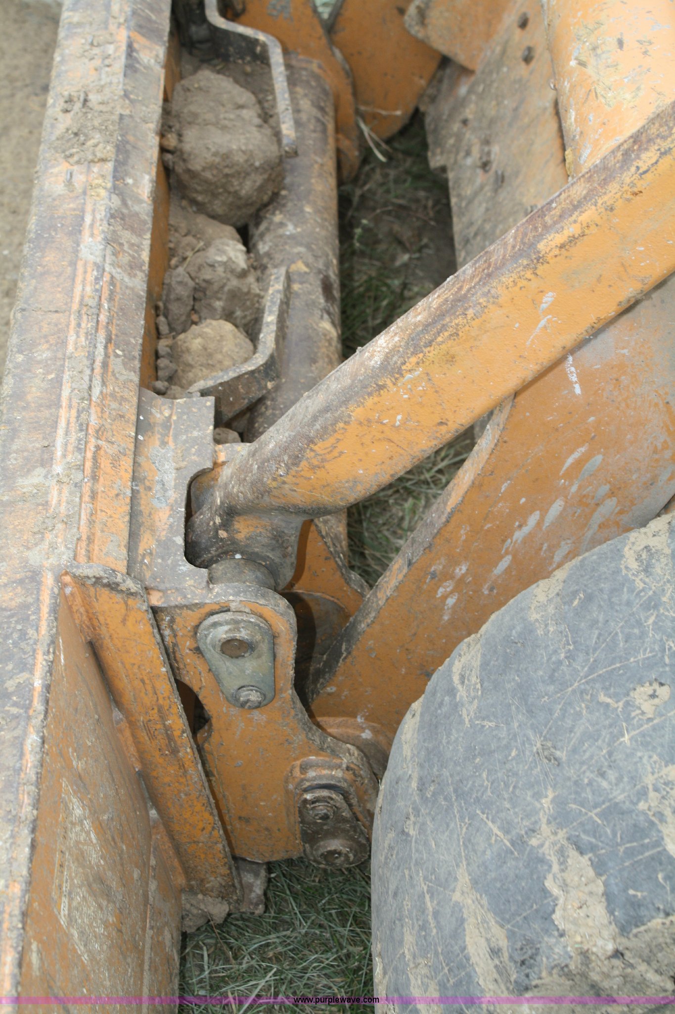 2002 Case 90XT skid steer in Lansing, KS | Item F2661 sold | Purple Wave