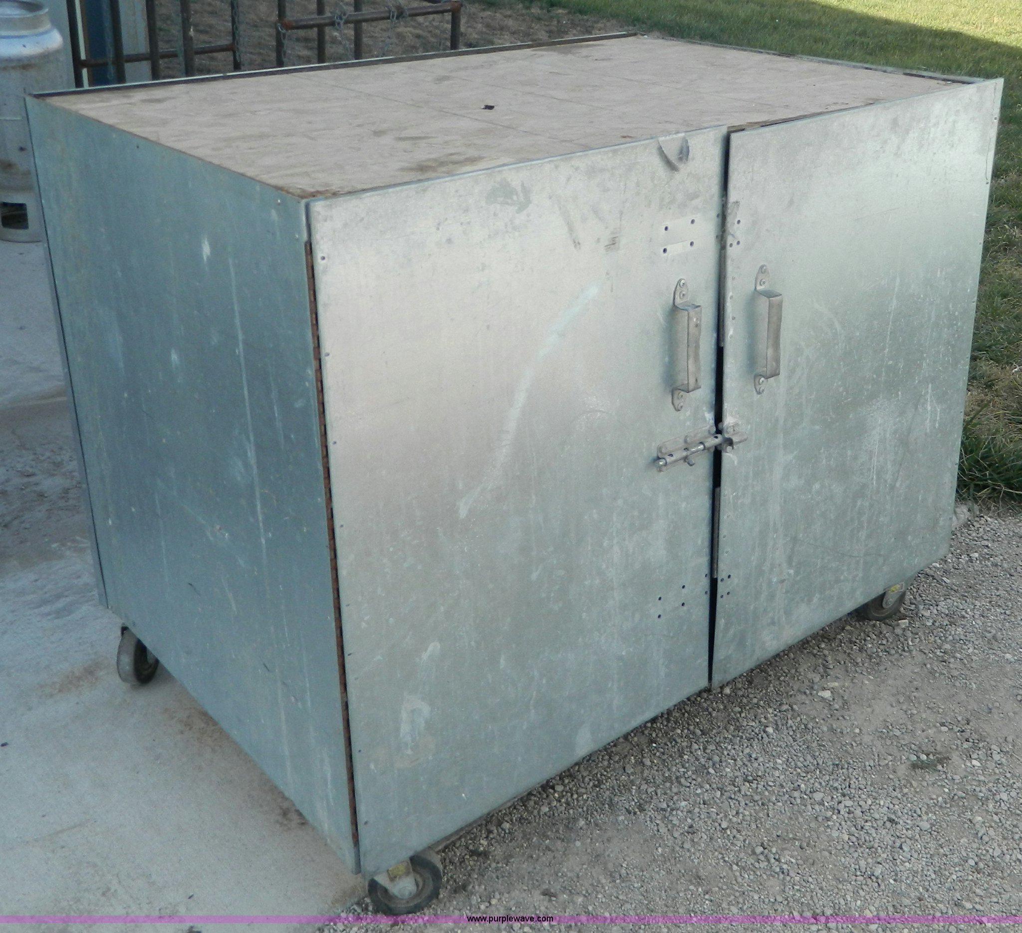 Rolling Job Box in Hays, KS | Item S9175 sold | Purple Wave