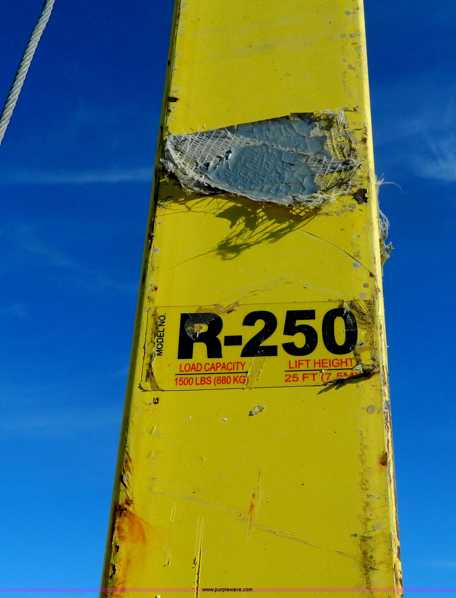 Sumner R-250 hoist in Hays, KS | Item T9488 sold | Purple Wave