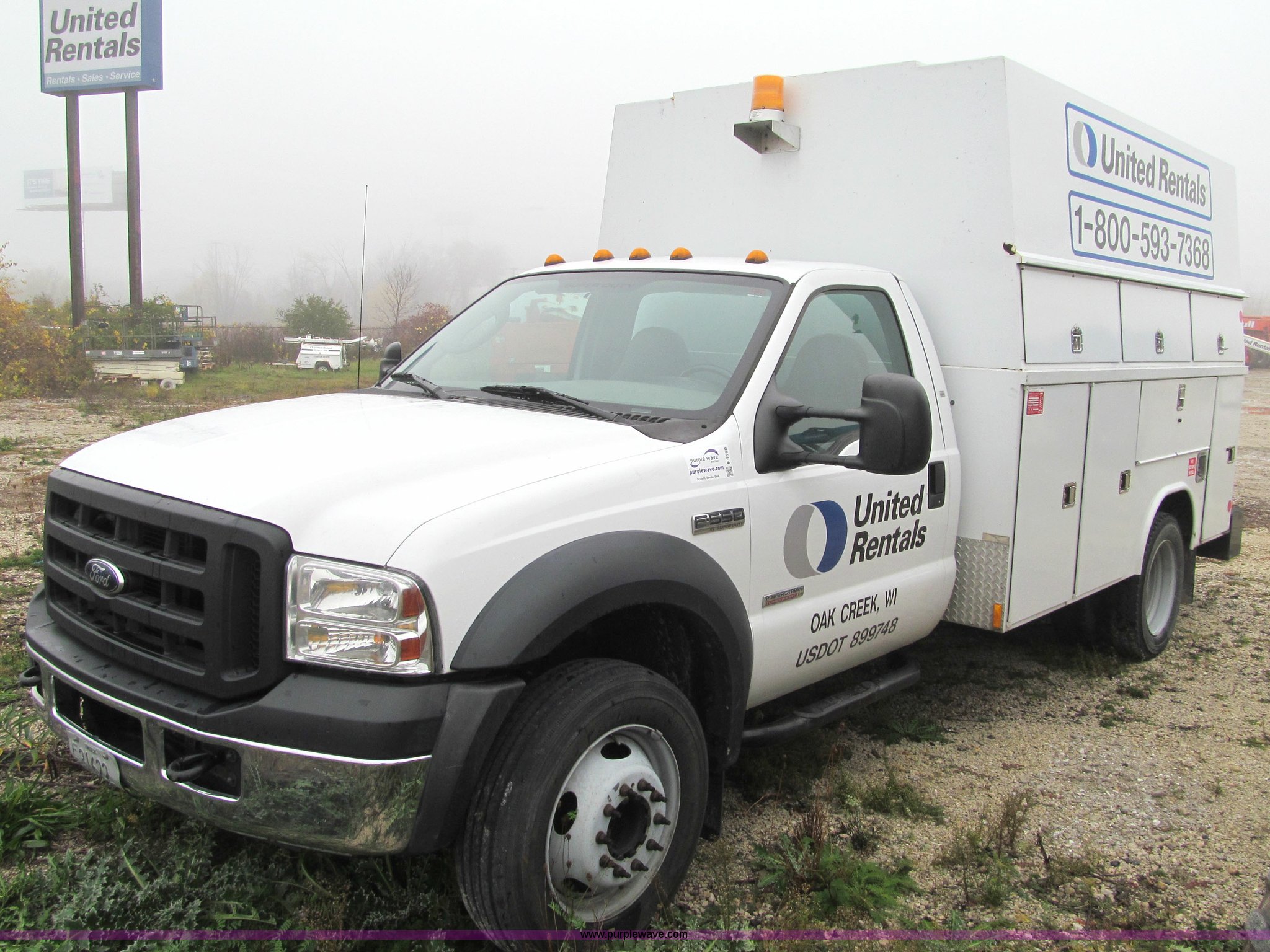 2006 Ford F550 XL Super Duty service truck in Oak Creek, WI | Item ...
