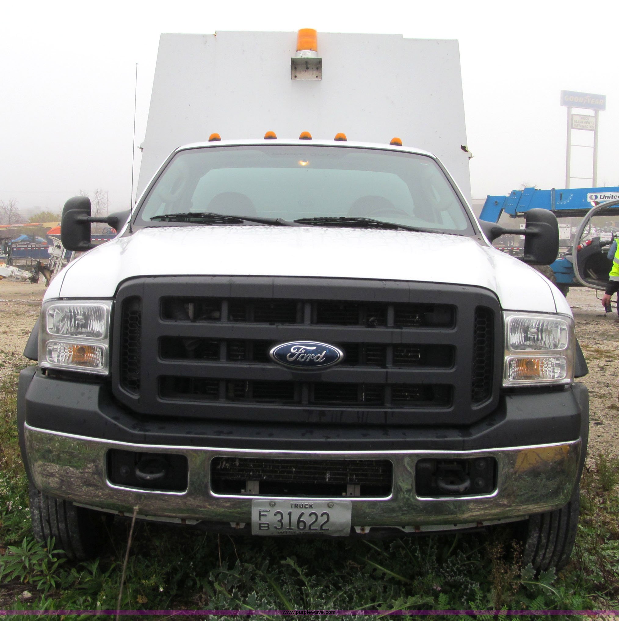 2006 Ford F550 XL Super Duty service truck in Oak Creek, WI | Item ...