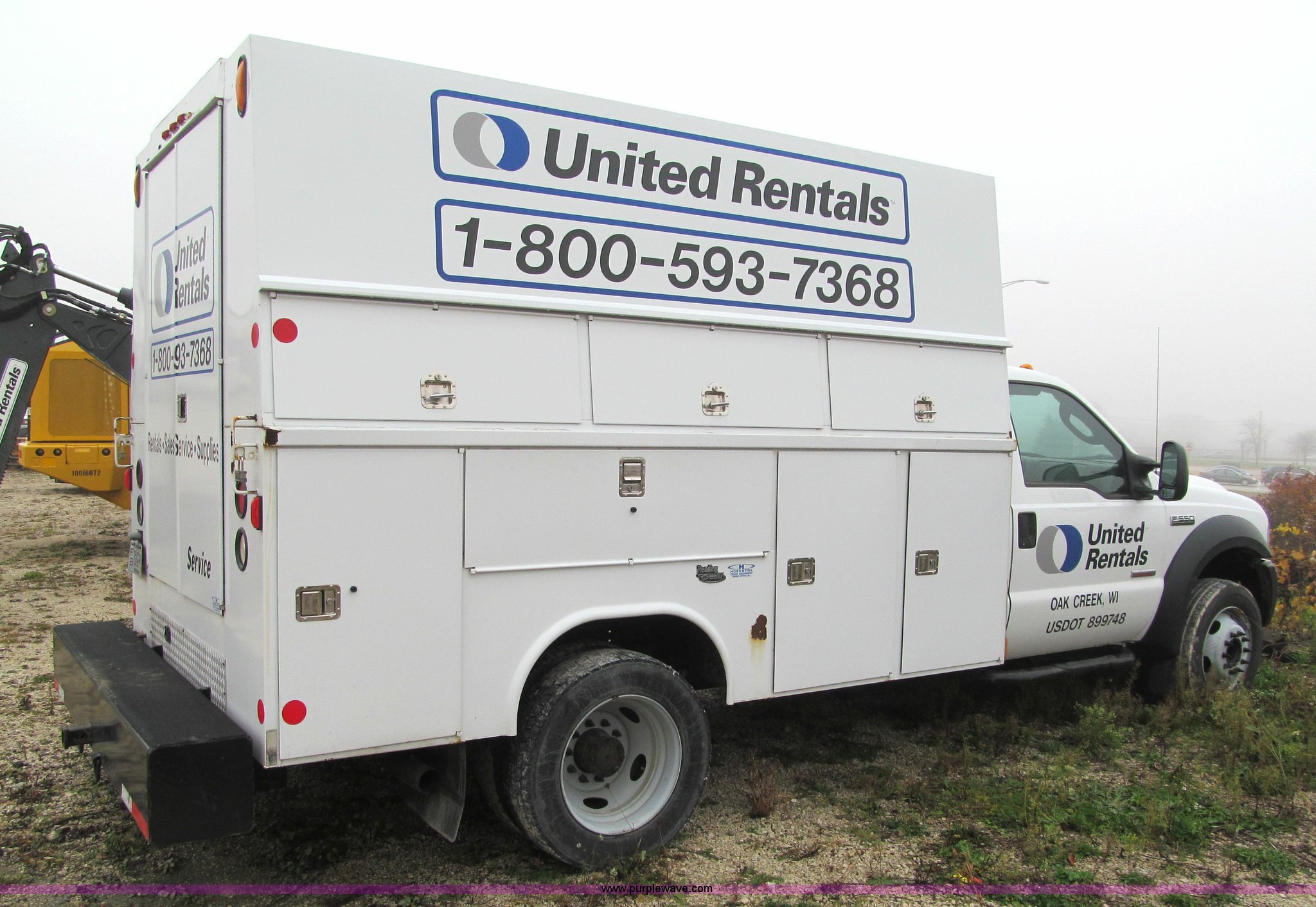 2006 Ford F550 XL Super Duty service truck in Oak Creek, WI | Item ...