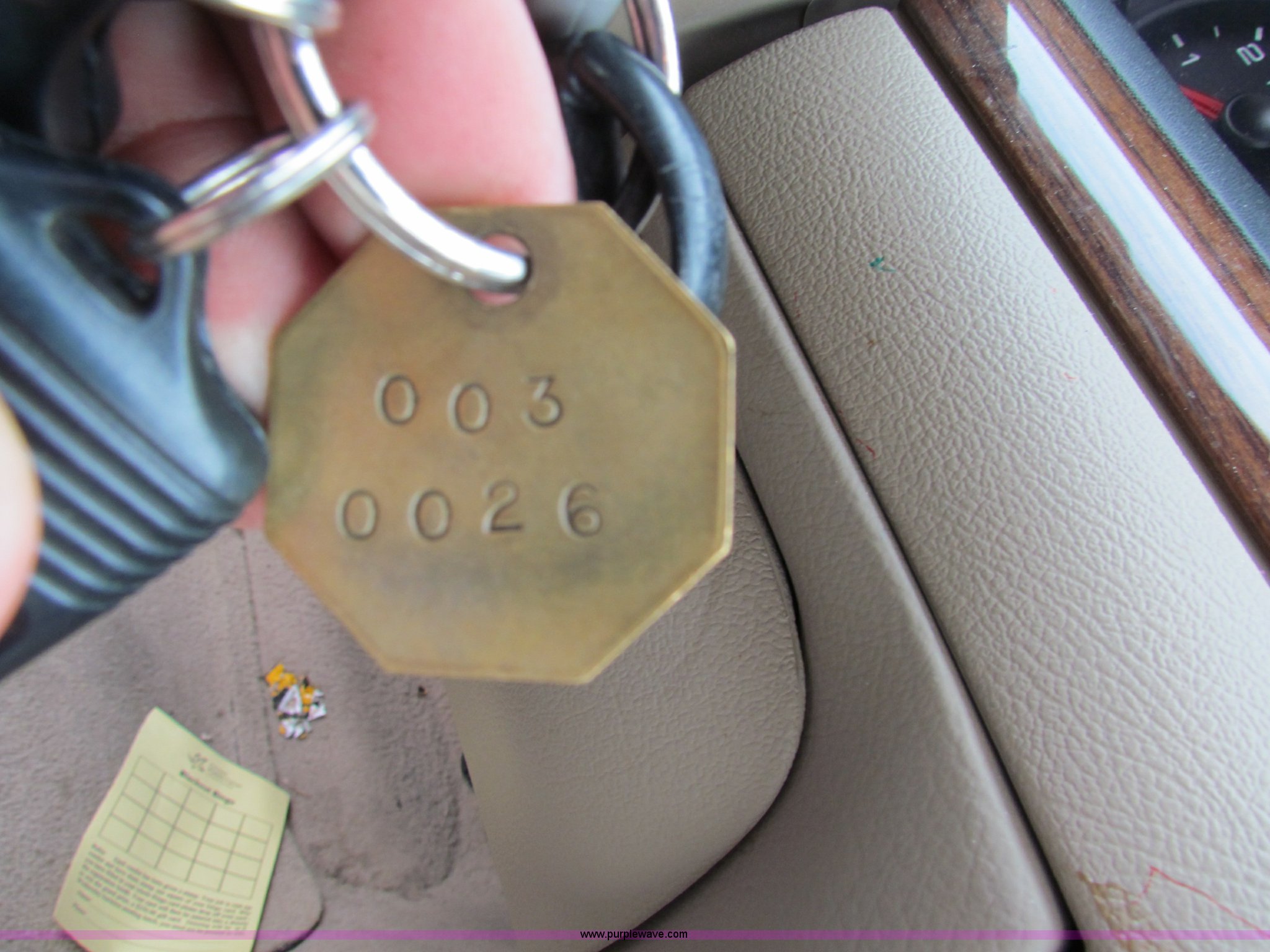 2006 Ford Crown Victoria LX in Topeka, KS | Item E4142 sold | Purple Wave