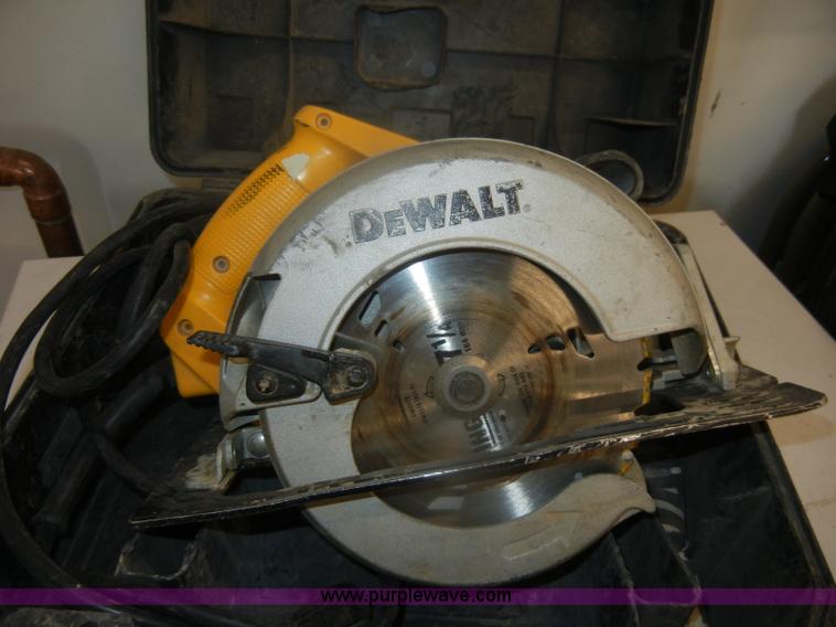 DeWalt DW362 7.25" circular saw in Manhattan , KS | Item V9994 sold ...