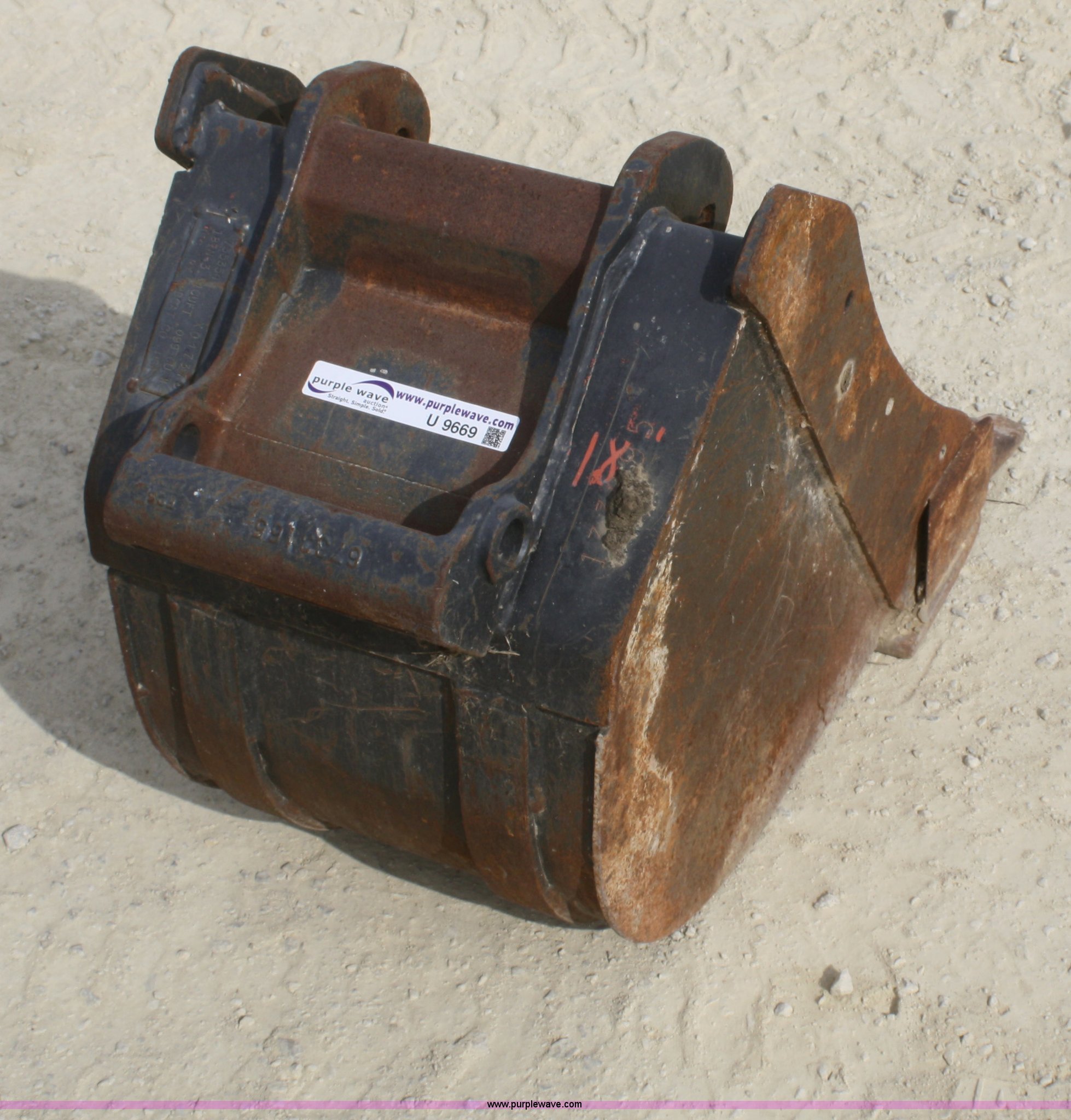 Bobcat 18" mini excavator bucket in Manhattan , KS | Item U9669 sold ...