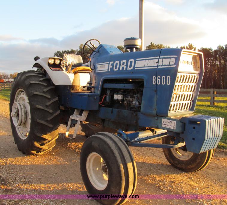Ford 8600 tractor in Fulton, MO | Item E3553 sold | Purple Wave